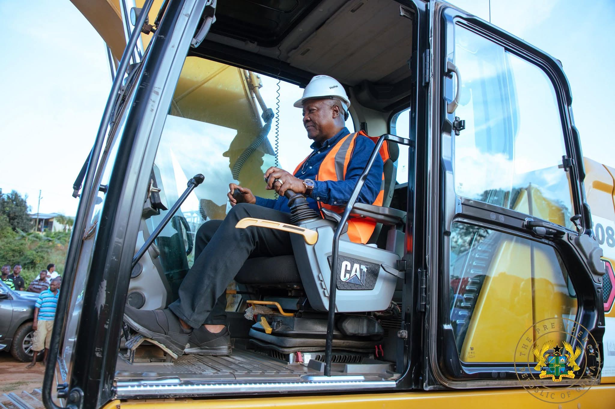 President Mahama Cuts Sod for Cape Coast-Takoradi Road Dualisation ...
